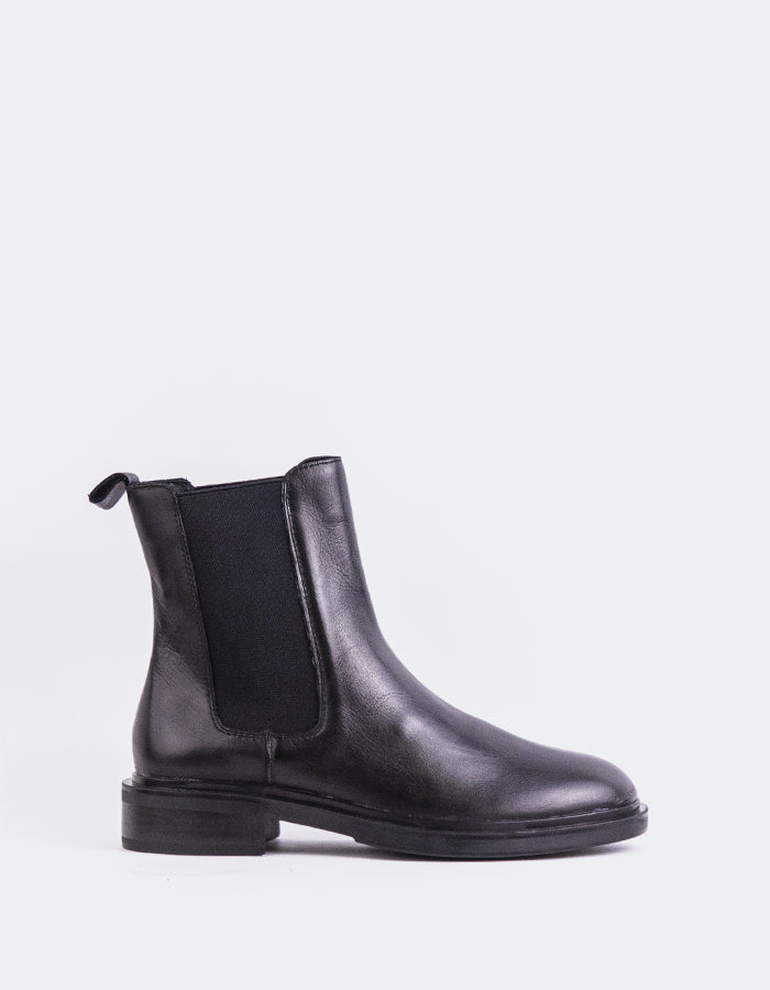 SHELLY SHEN Palmares Women's Chelsea Ankle Boots Black Leather – L ...